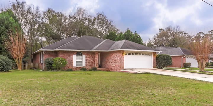 House at 423 Twin Bay Manor in Pensacola for sale